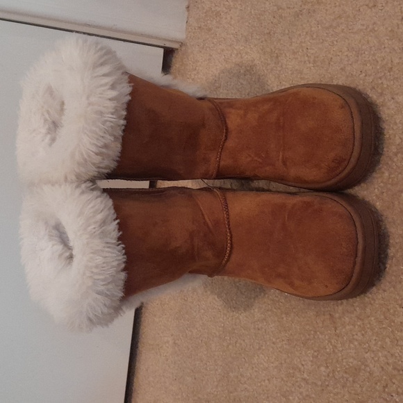 Kohl's | Shoes | Pretty Girls Size 2 Chestnut Color Boots With Fuzzy ...